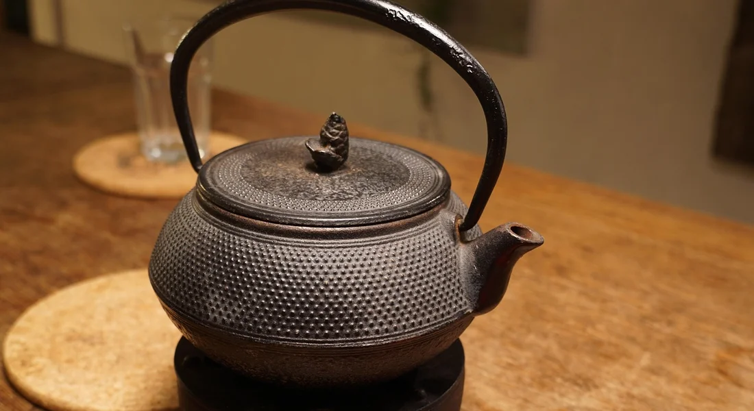 What's the Best Oil for Seasoning Your Cast Iron? - The Iron Patina